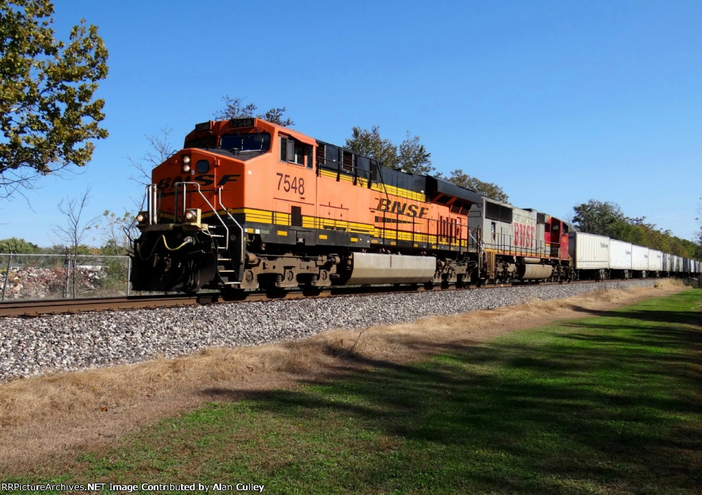 BNSF 7548